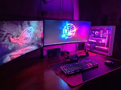 Lian Li O11 XL, custom loop, front distro plate, black & yellow » builds.gg