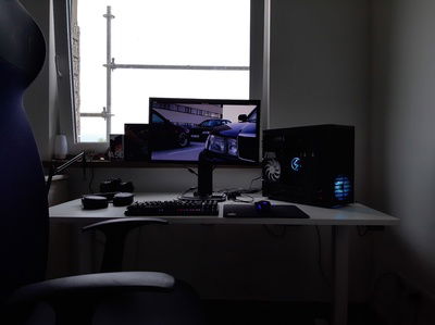 Lian Li O11 XL, custom loop, front distro plate, black & yellow » builds.gg