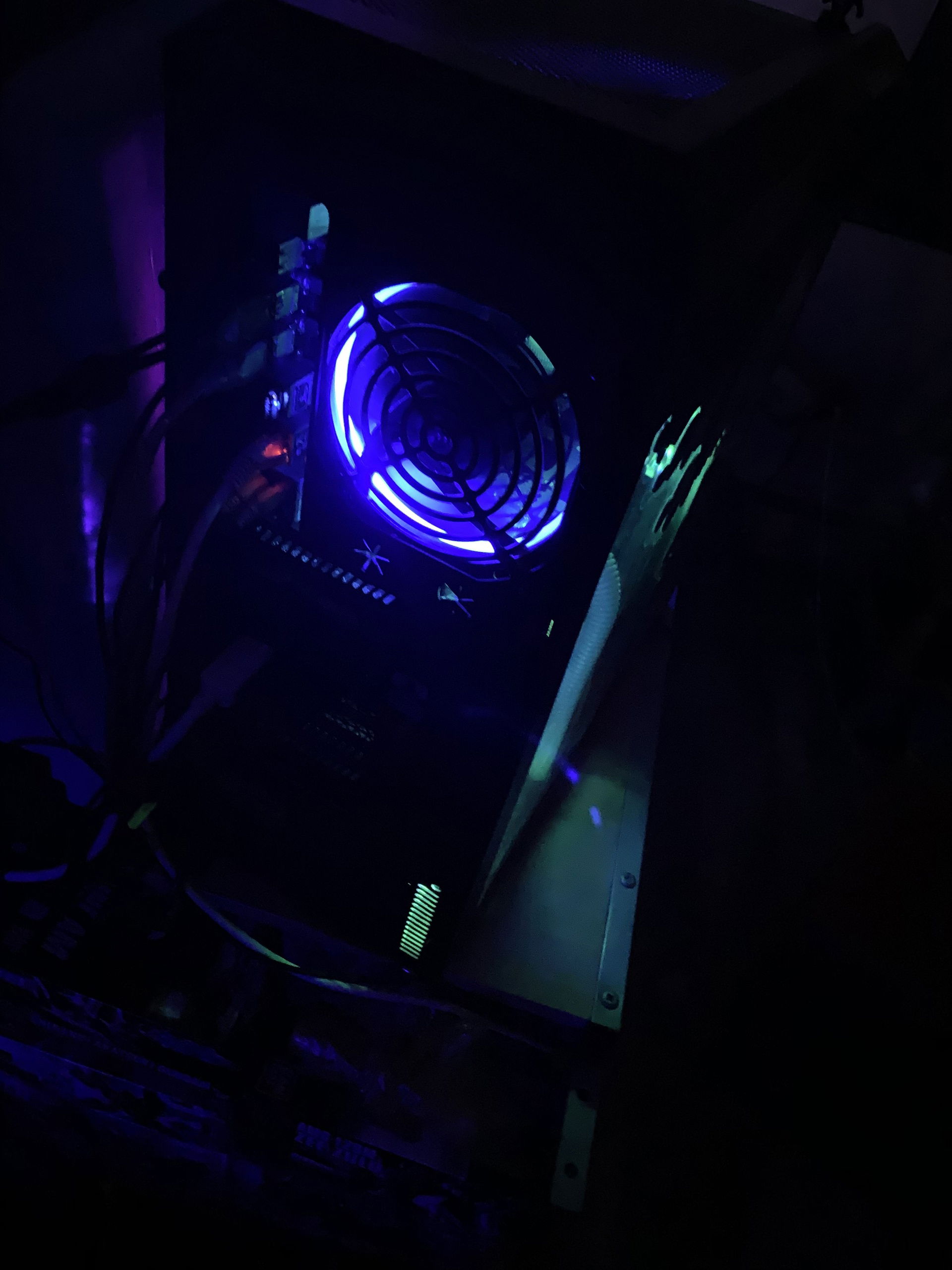 4.2 GHz Black Dragon AMD/NVIDIA » builds.gg