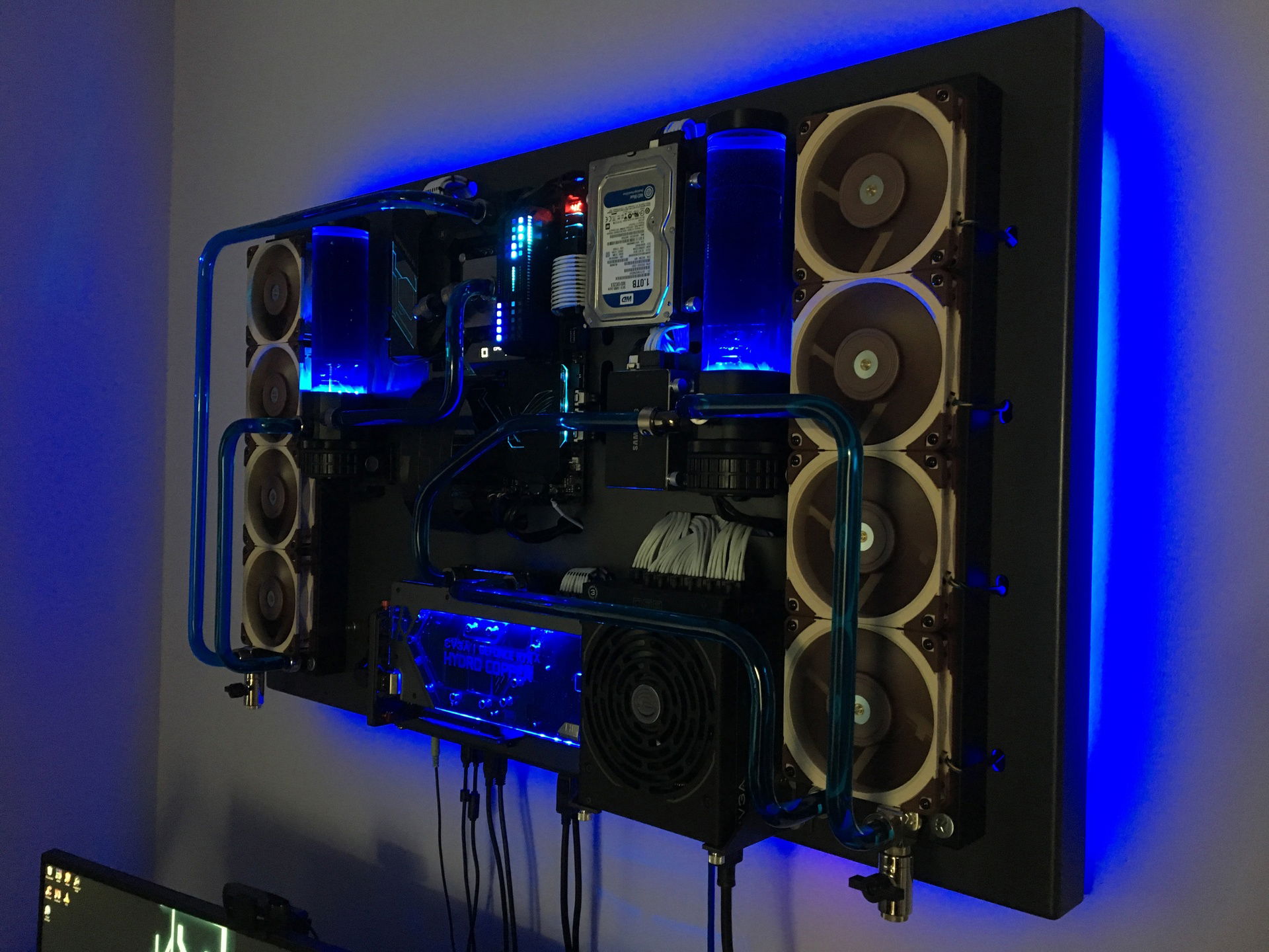 Custom Wall PC » builds.gg