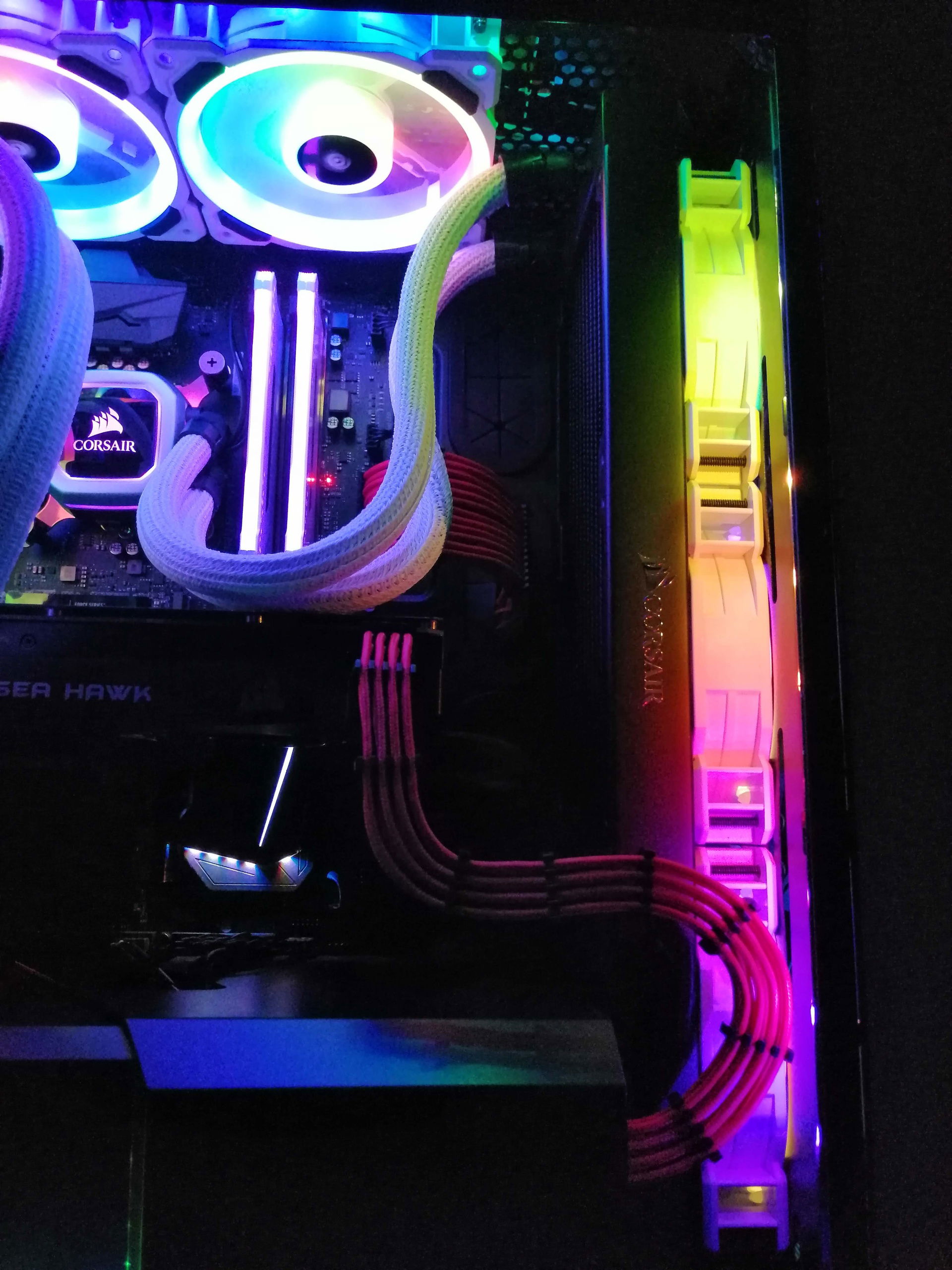 White Lightning - Corsair and MSi Build » builds.gg