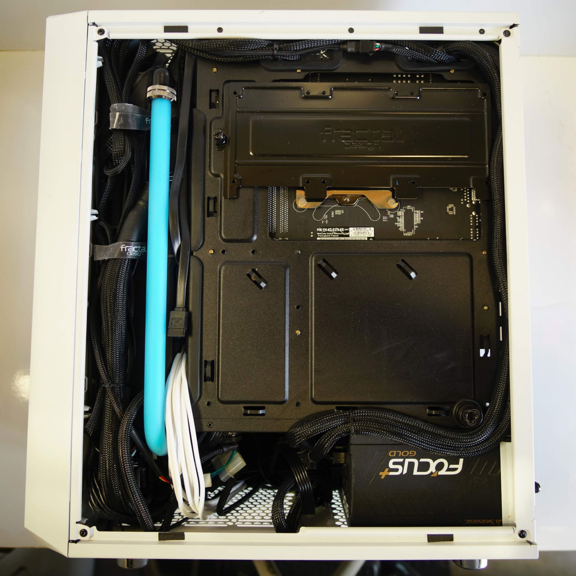 Miami Vice (Meshify C Custom Loop) » builds.gg