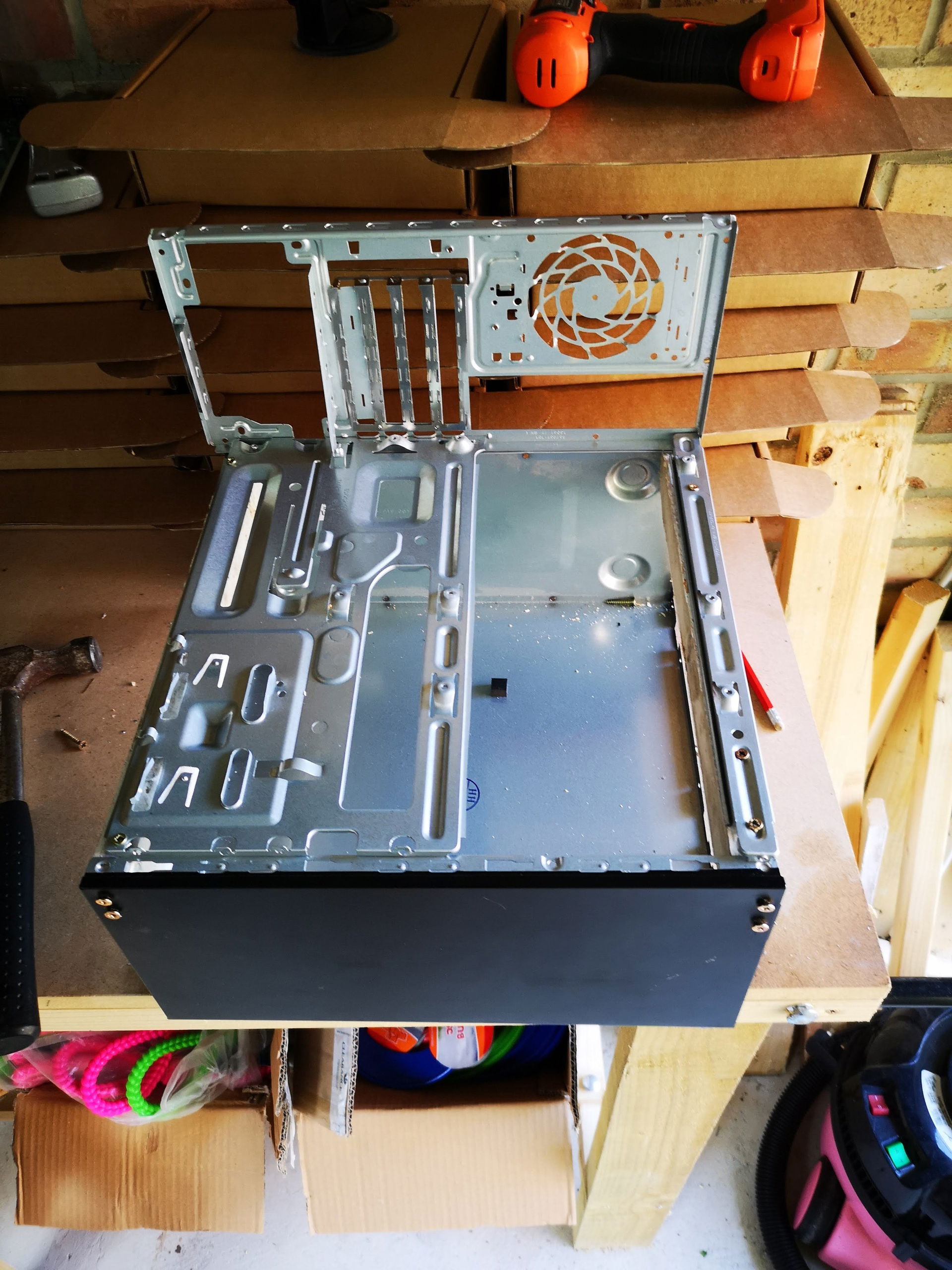 DIY PC TEST BENCH » builds.gg