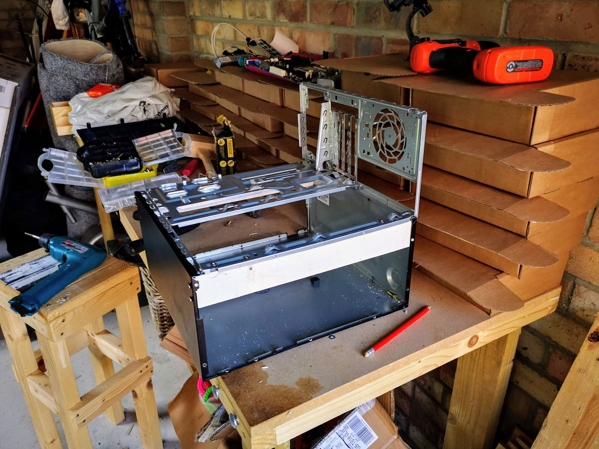 DIY PC TEST BENCH » builds.gg