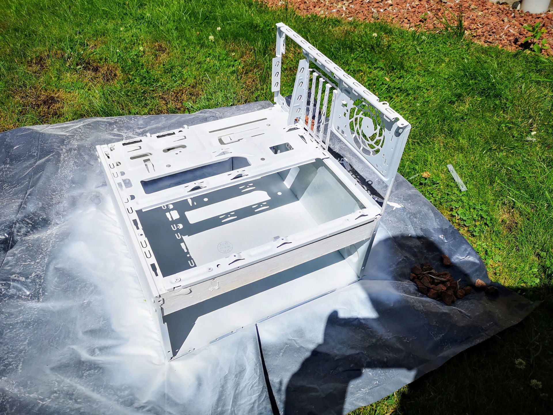 DIY PC TEST BENCH » builds.gg