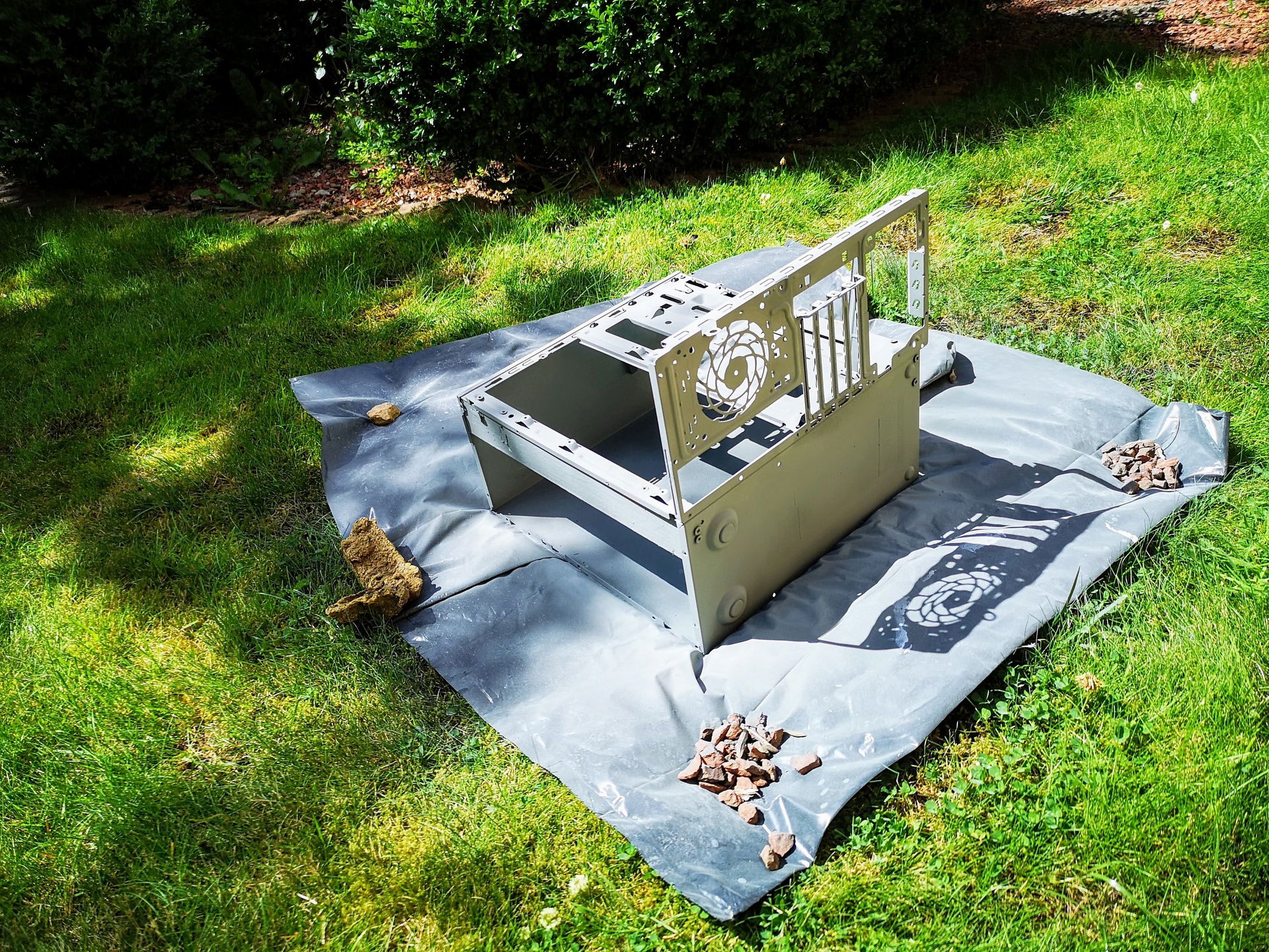 DIY PC TEST BENCH » builds.gg