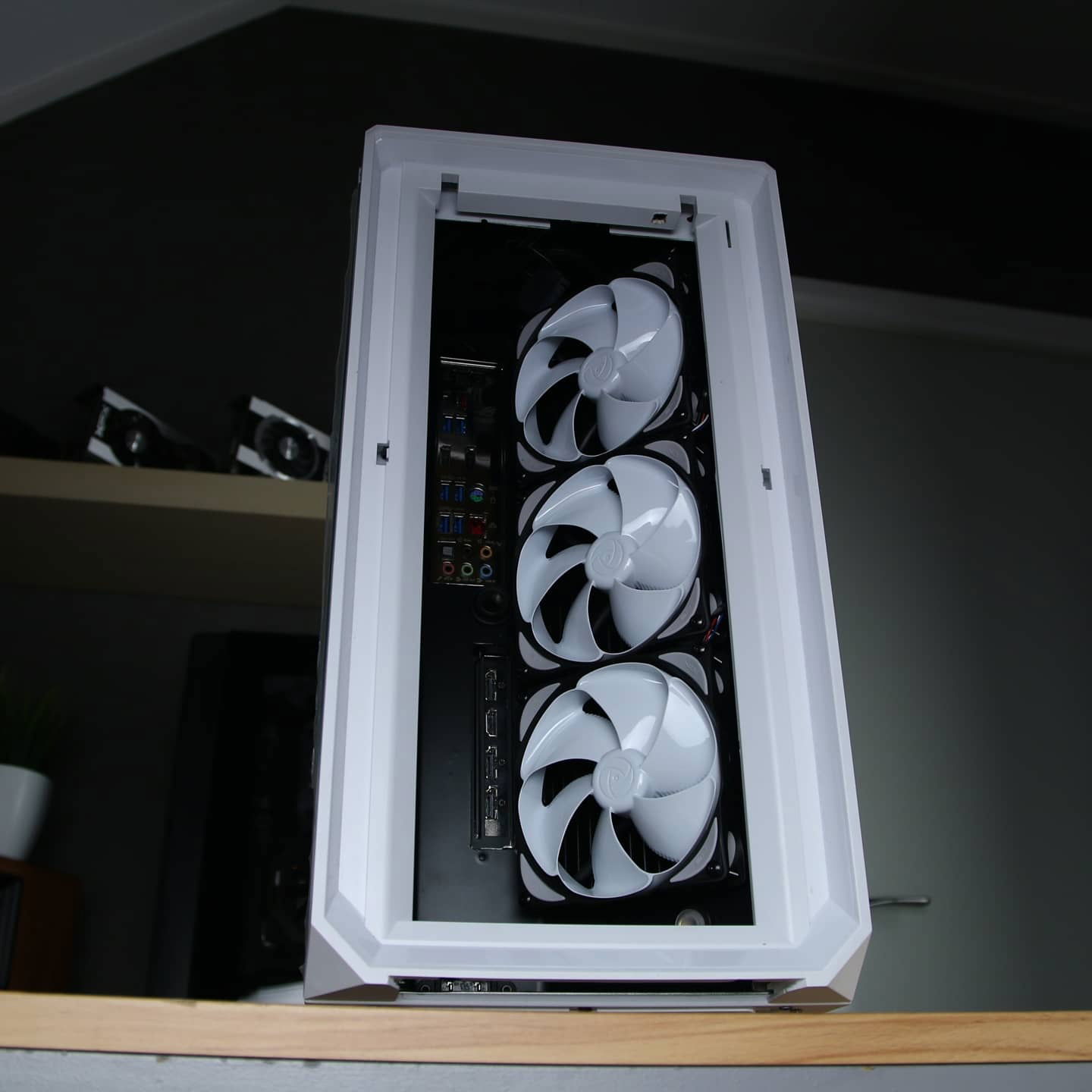 Tweaked Meshify S2 » builds.gg