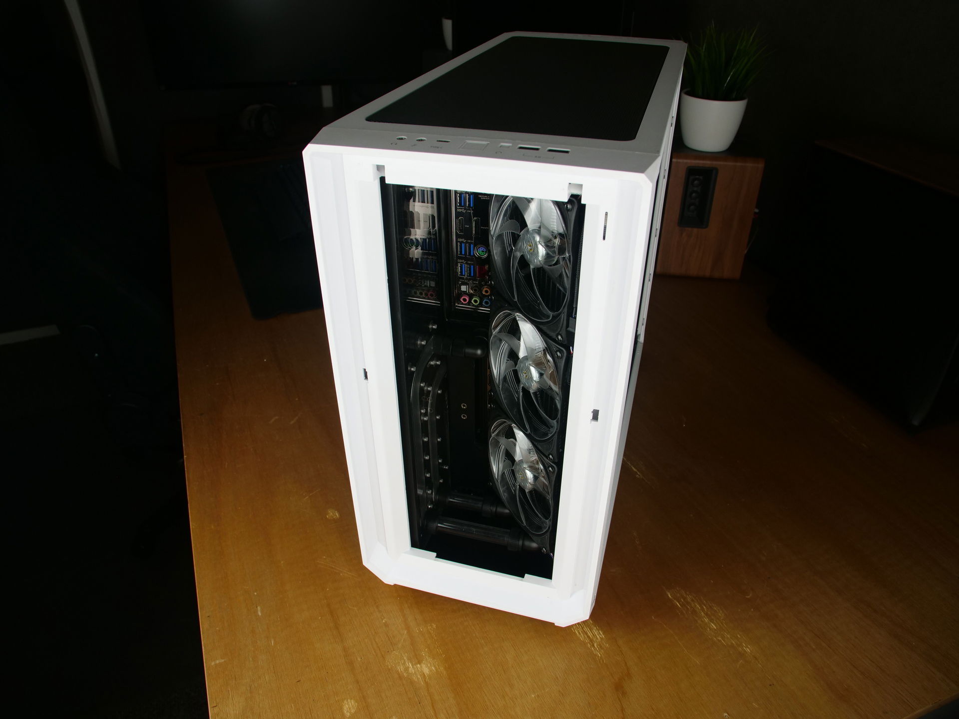 Tweaked Meshify S2 » builds.gg