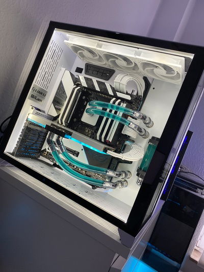 IRON MAN THEME CUSTOM PC » builds.gg