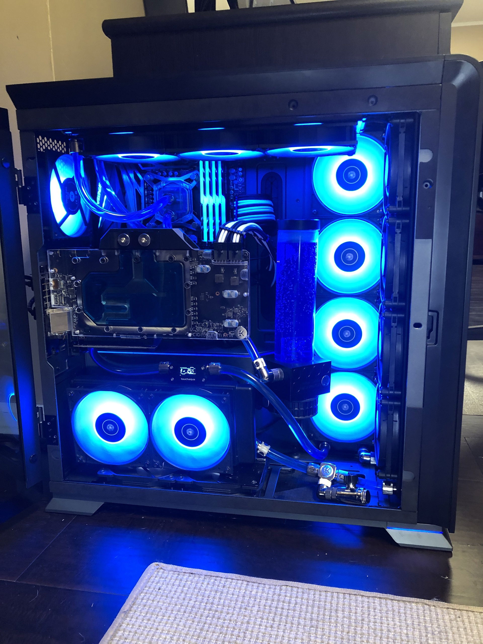 Enthoo Luxe 2 / Enthoo 719 » builds.gg