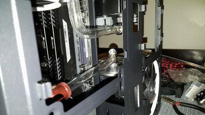 Lian Li O11 XL, custom loop, front distro plate, black & yellow » builds.gg