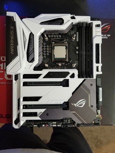 Lian Li O11 XL, custom loop, front distro plate, black & yellow » builds.gg