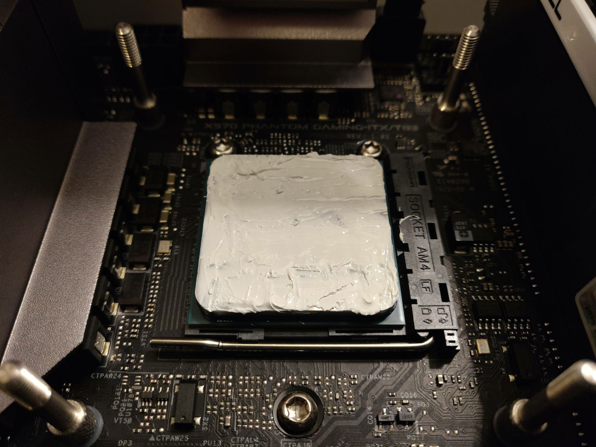 AMD Ryzen / Radeon water cooled in a NZXT H210 using Optimus Signature ...