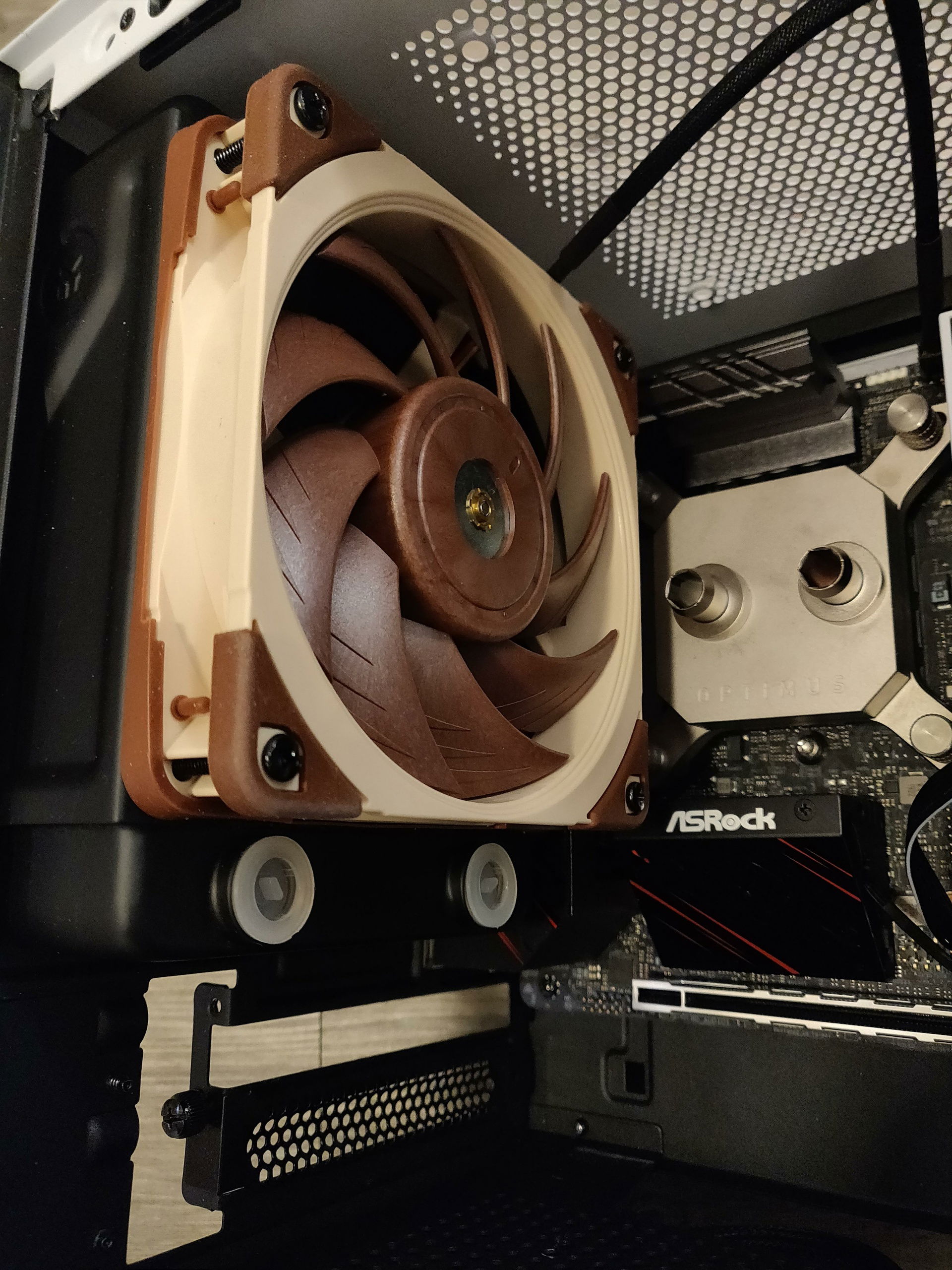 AMD Ryzen / Radeon water cooled in a NZXT H210 using Optimus Signature ...
