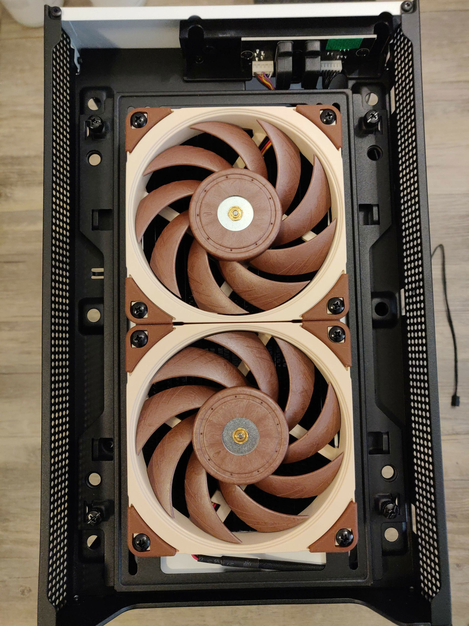 AMD Ryzen / Radeon water cooled in a NZXT H210 using Optimus Signature ...