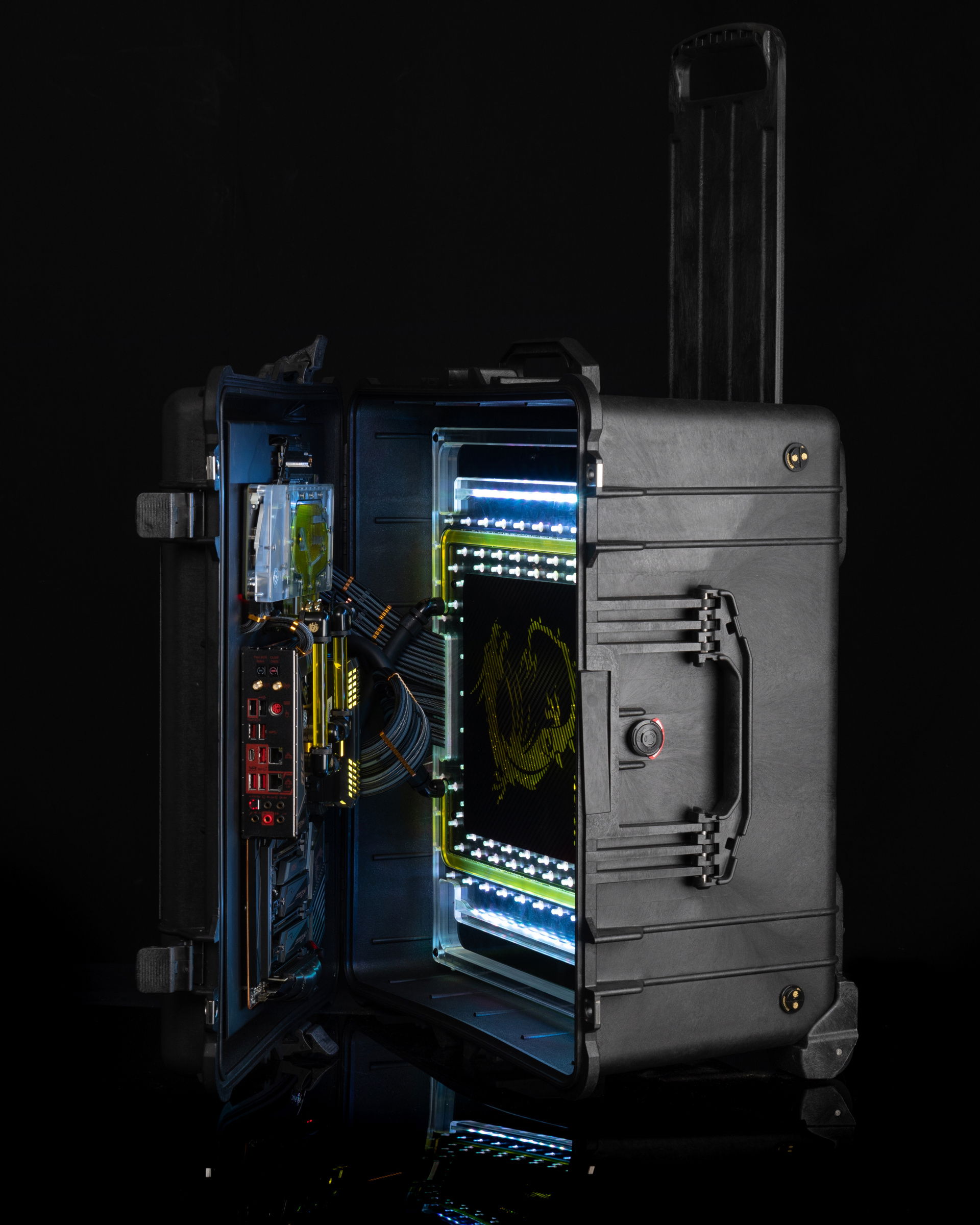 MSI X570 Pelican case » builds.gg