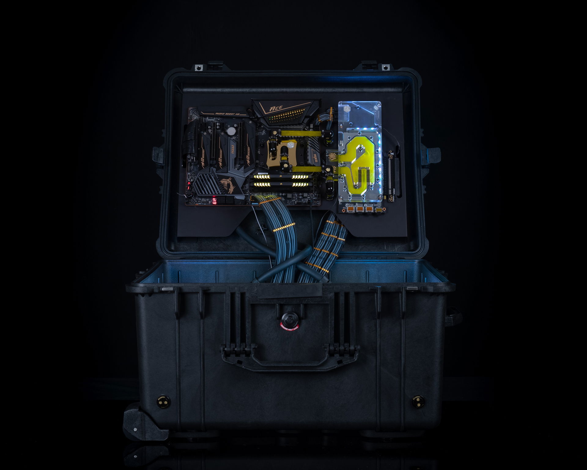 MSI X570 Pelican case » builds.gg