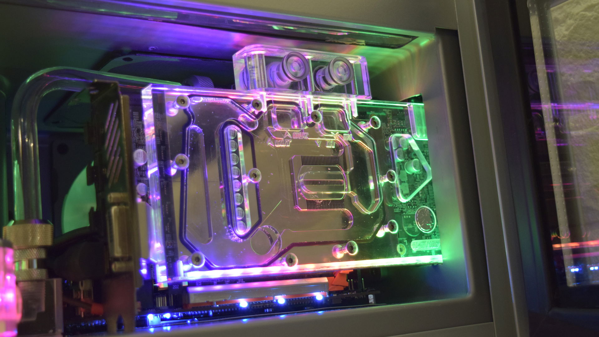 Red Bull Mini Fridge watercooled PC » builds.gg