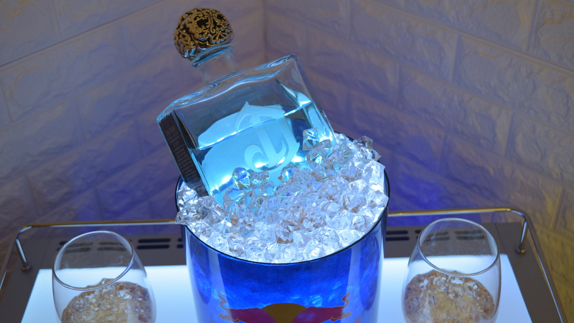 Red Bull Mini Fridge watercooled PC » builds.gg