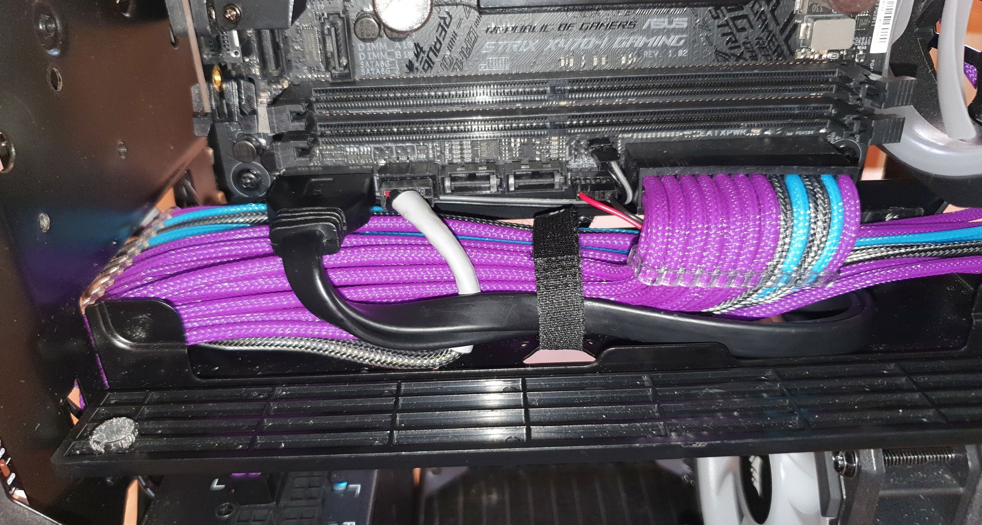 Evolv Shift Custom Loop with Glass Tubing » builds.gg