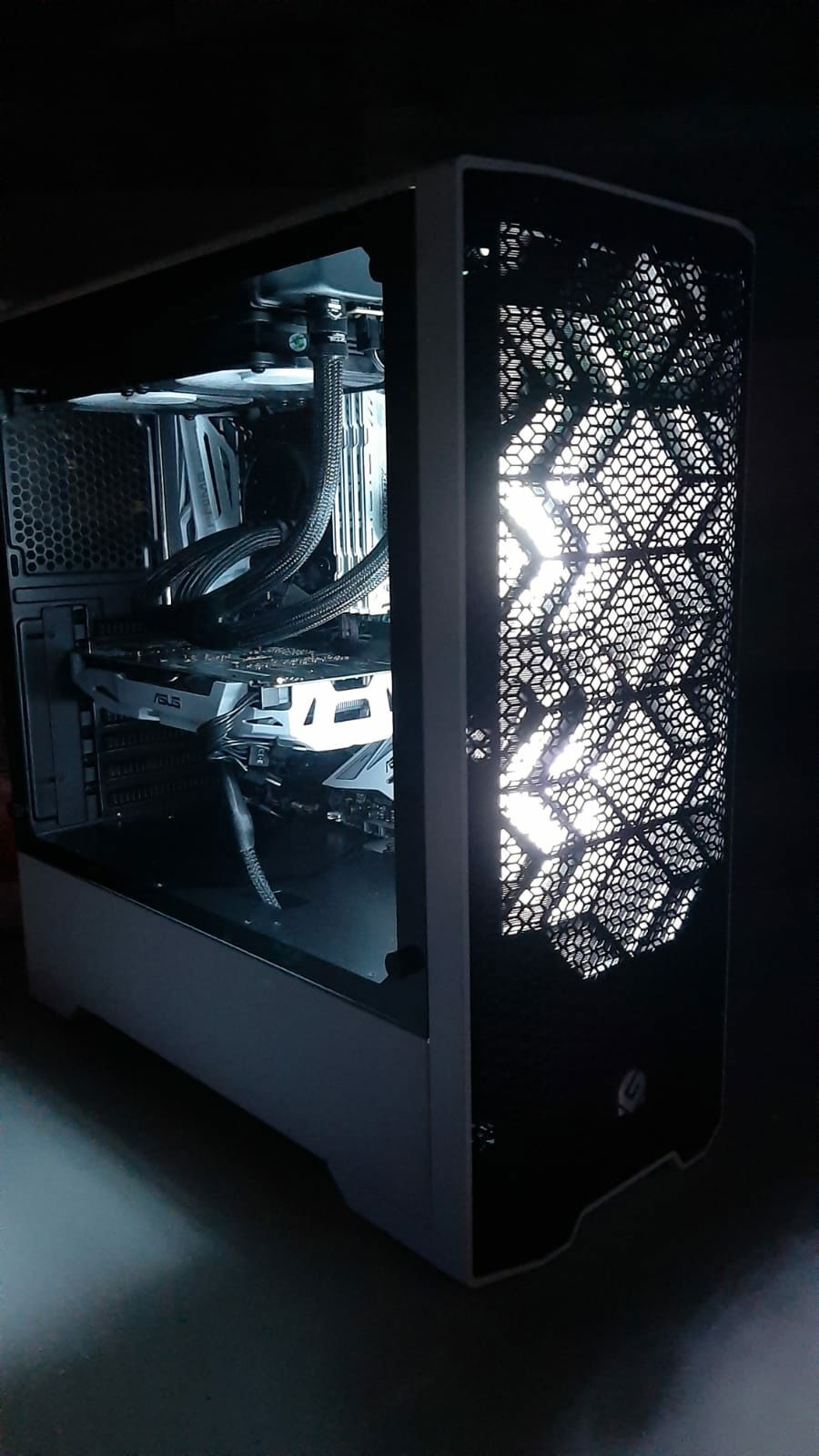 White budget build » builds.gg