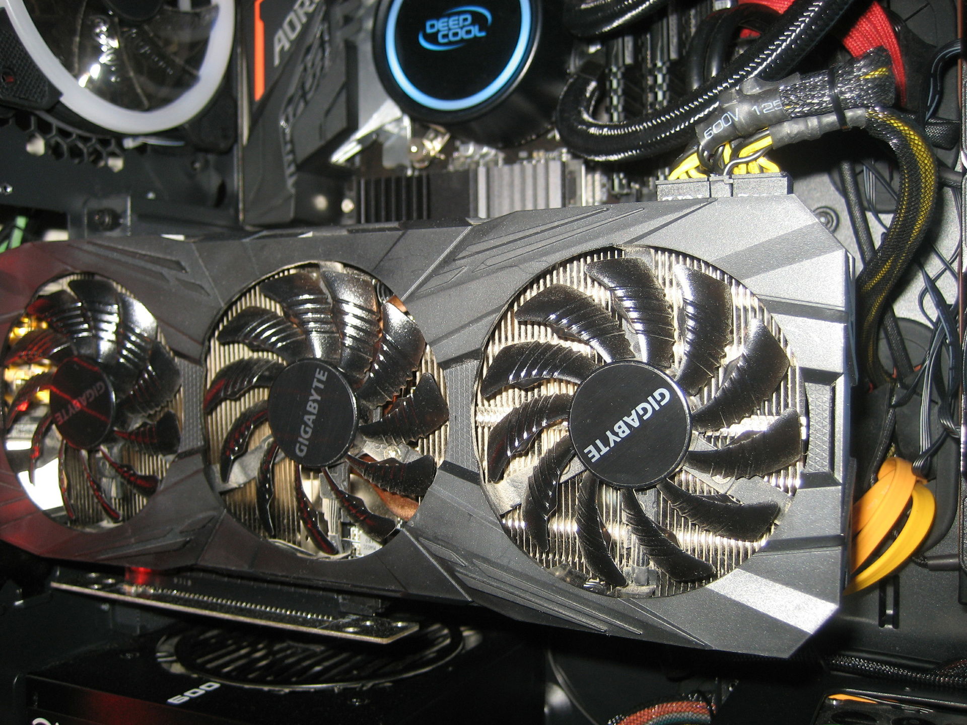 Intel 8700 and 1080ti + ThermalTake View 71 » builds.gg