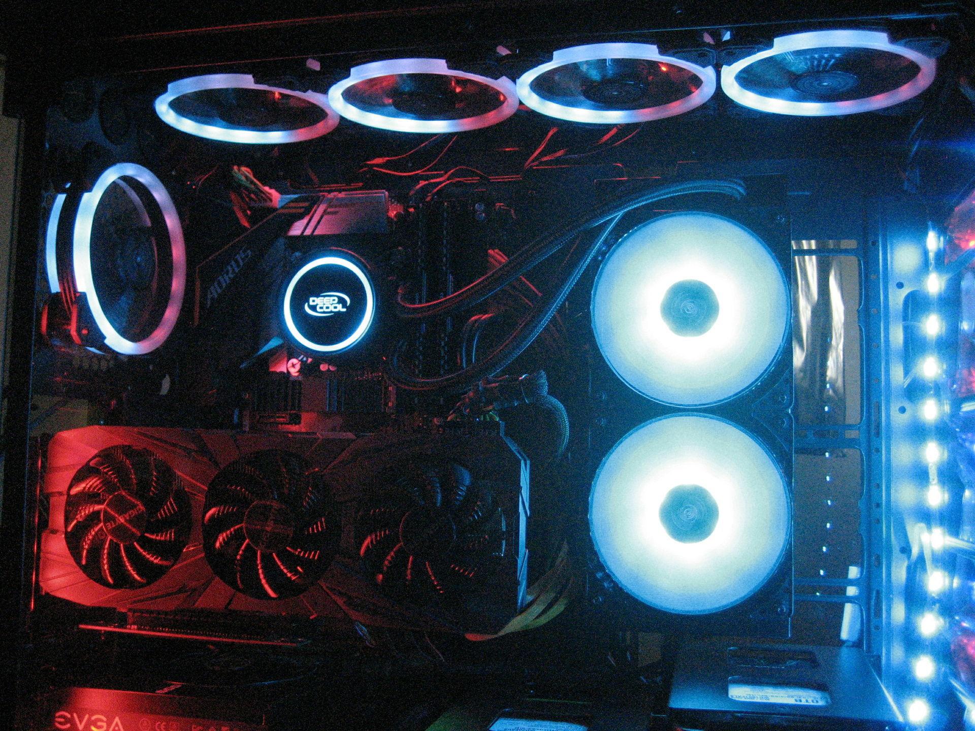 Intel 8700 and 1080ti + ThermalTake View 71 » builds.gg