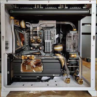 In Win D-Frame 2.0 Black / Gold » builds.gg