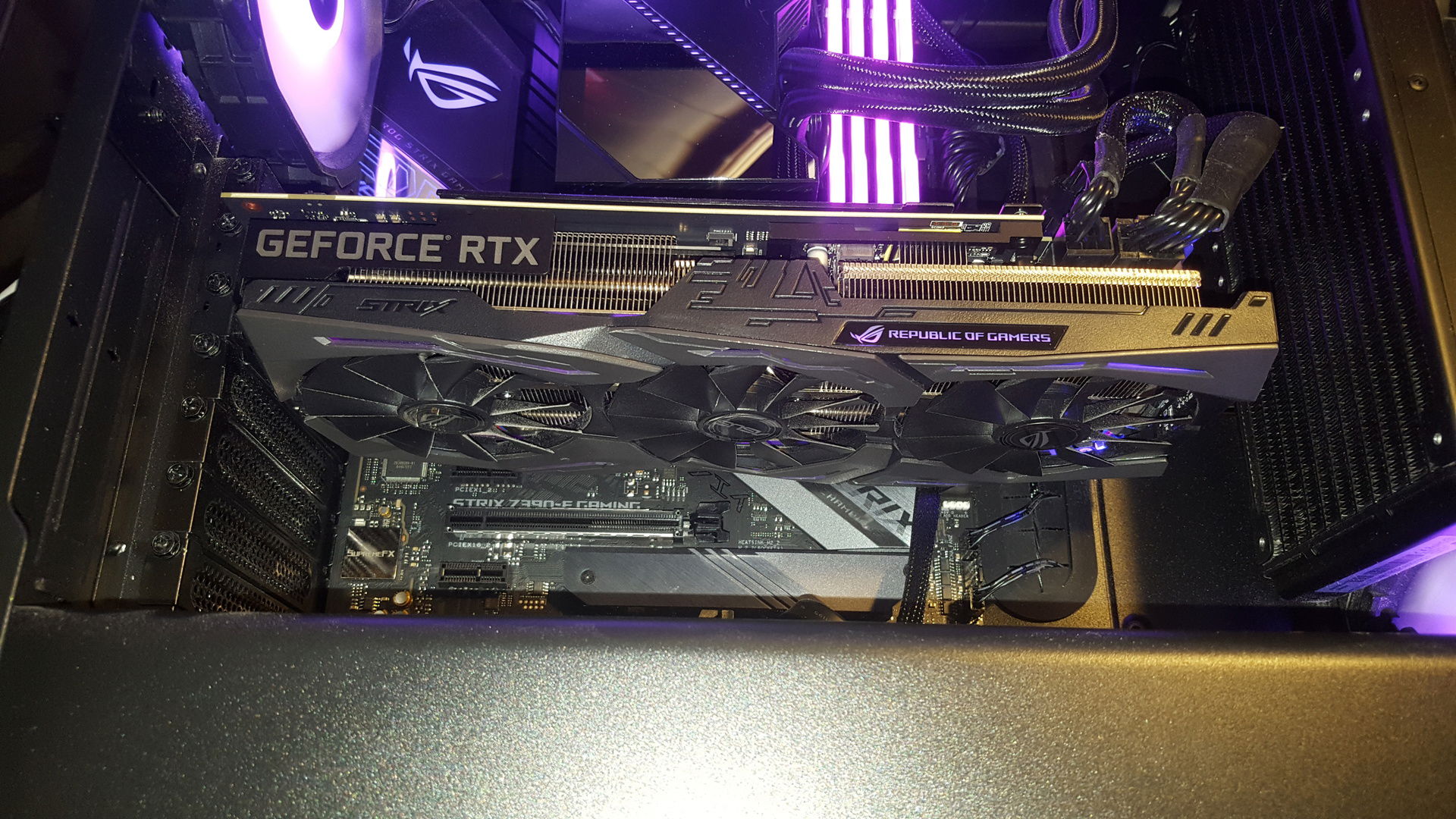 New rig, finally. Now with RGB, for better fps. » builds.gg