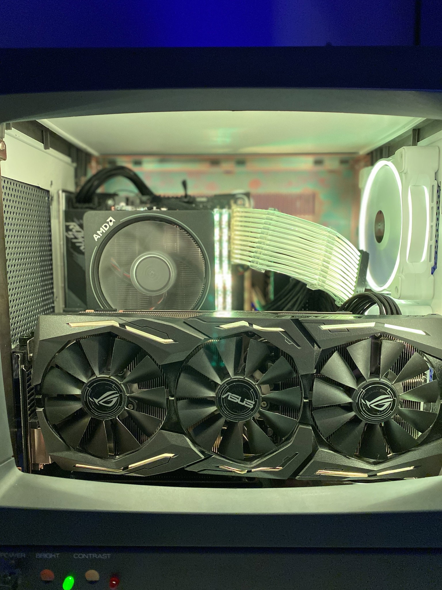 Monitor PC » builds.gg
