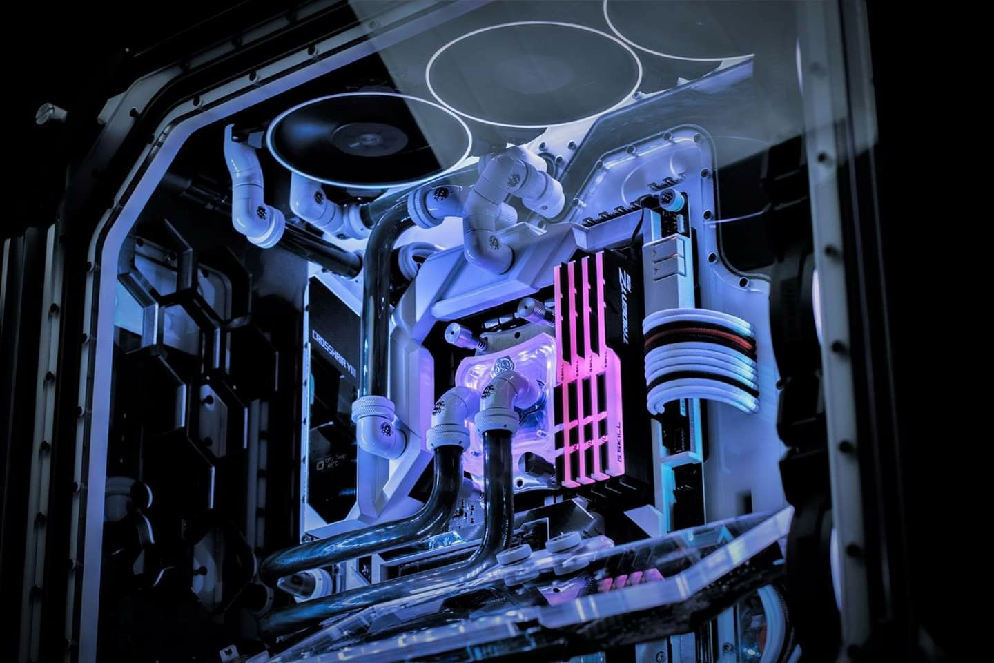 Project Eminence (An InWin 925 build) » builds.gg