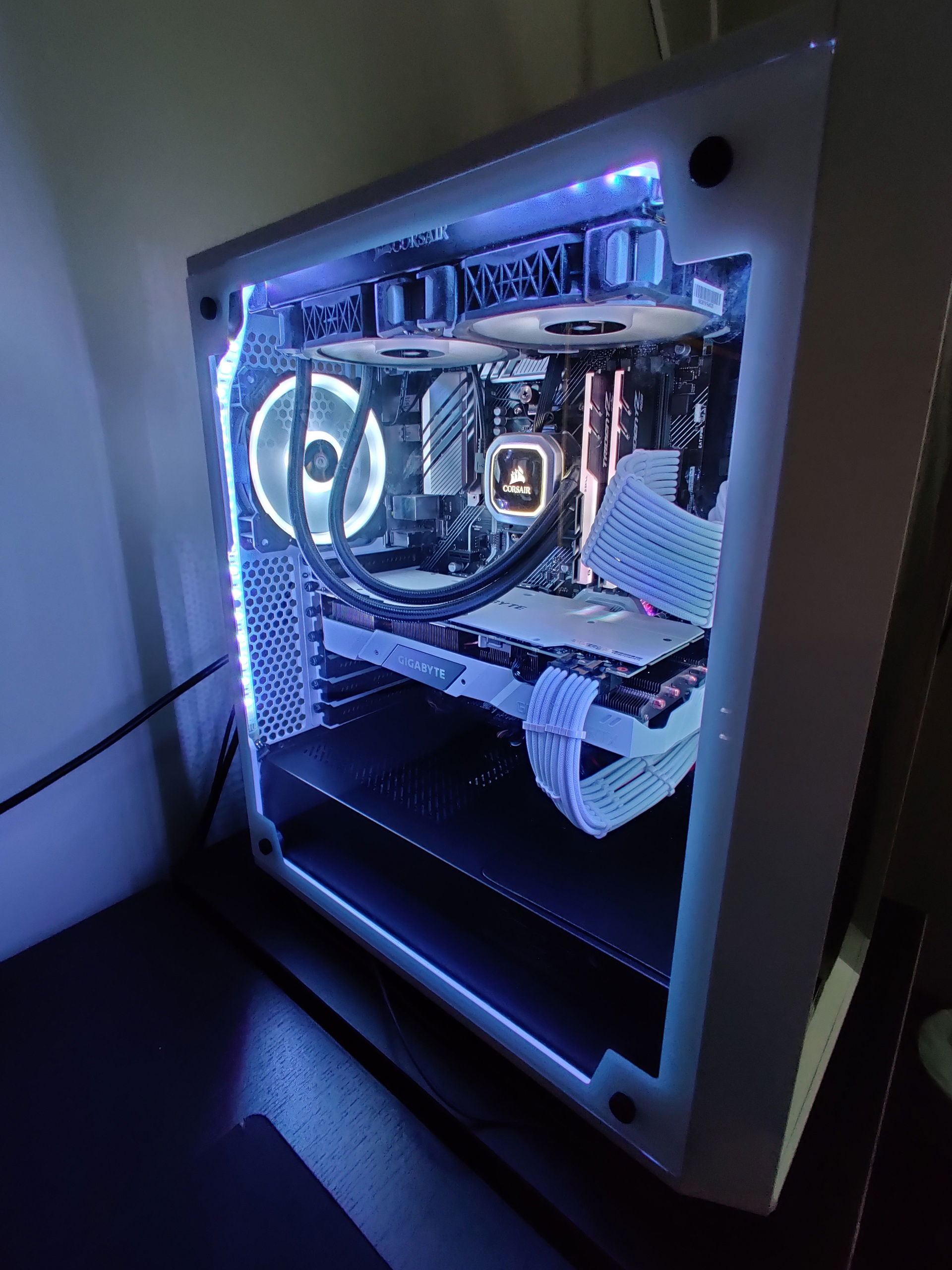 White And Black Build V.2 » builds.gg