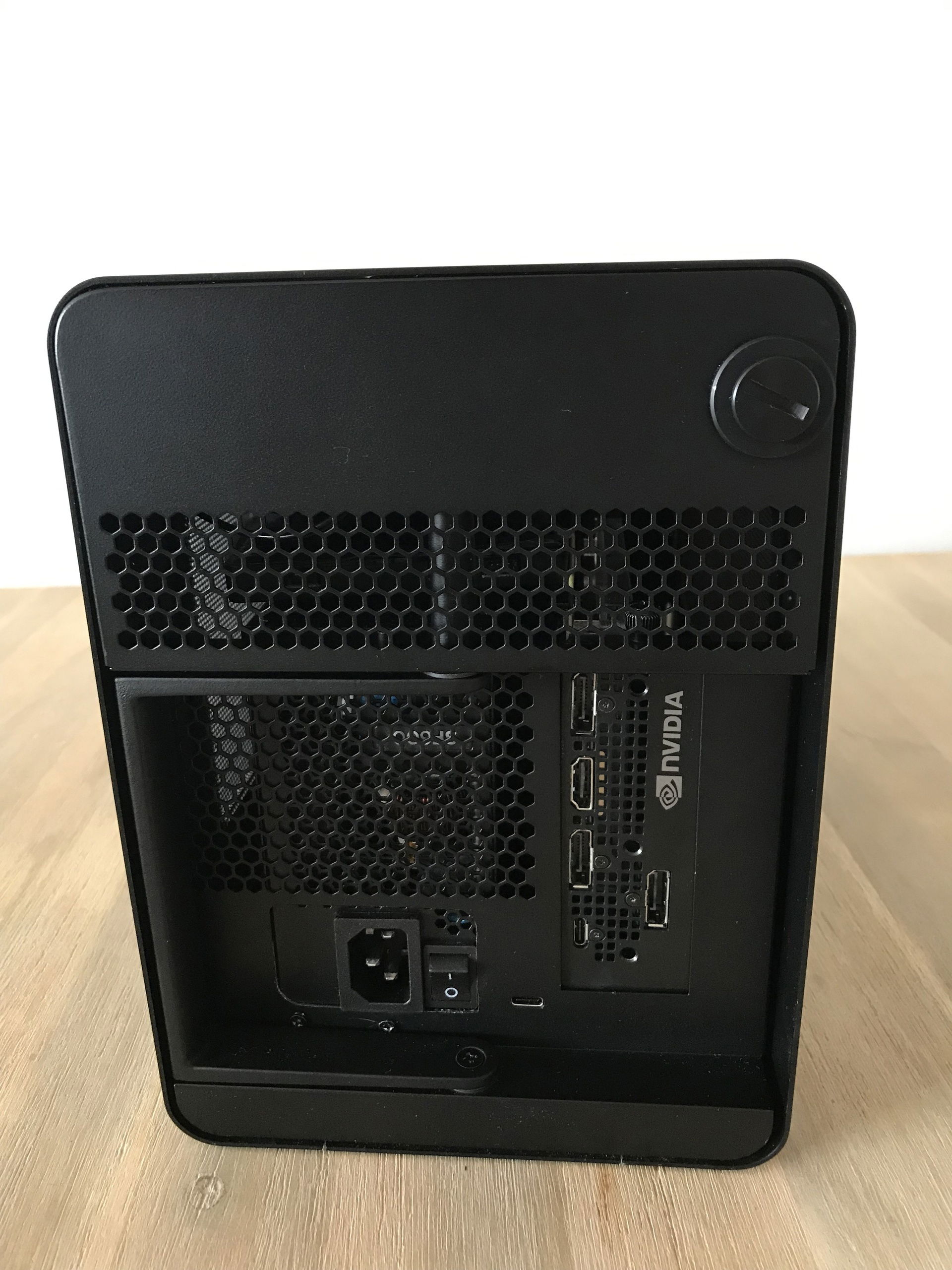 Water-cooled Razer Core X » builds.gg