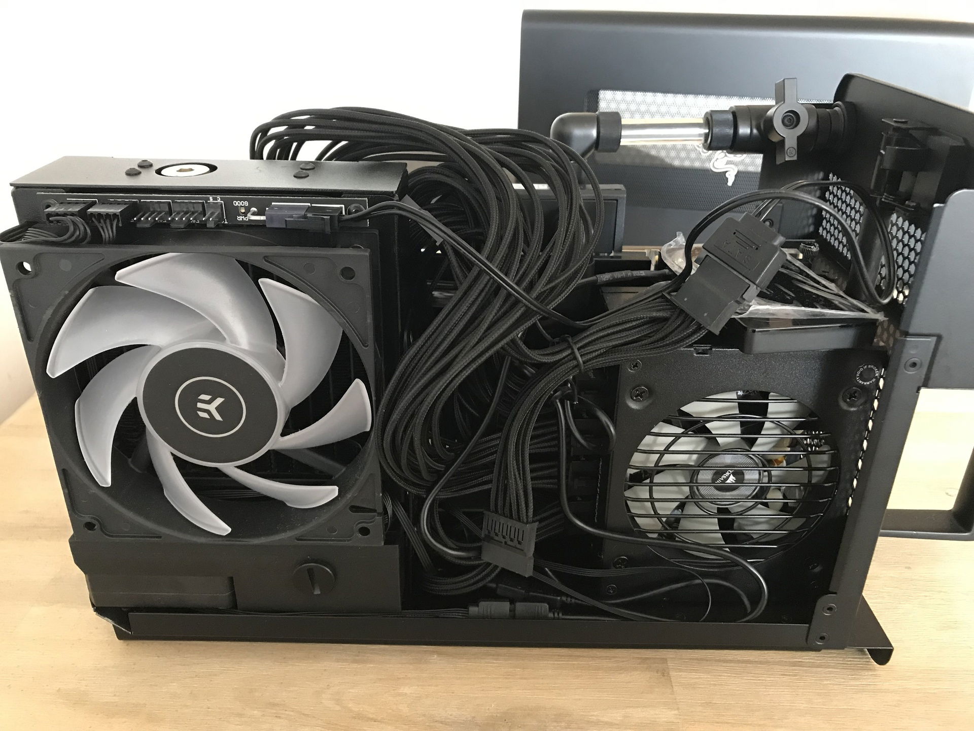 Water-cooled Razer Core X » builds.gg