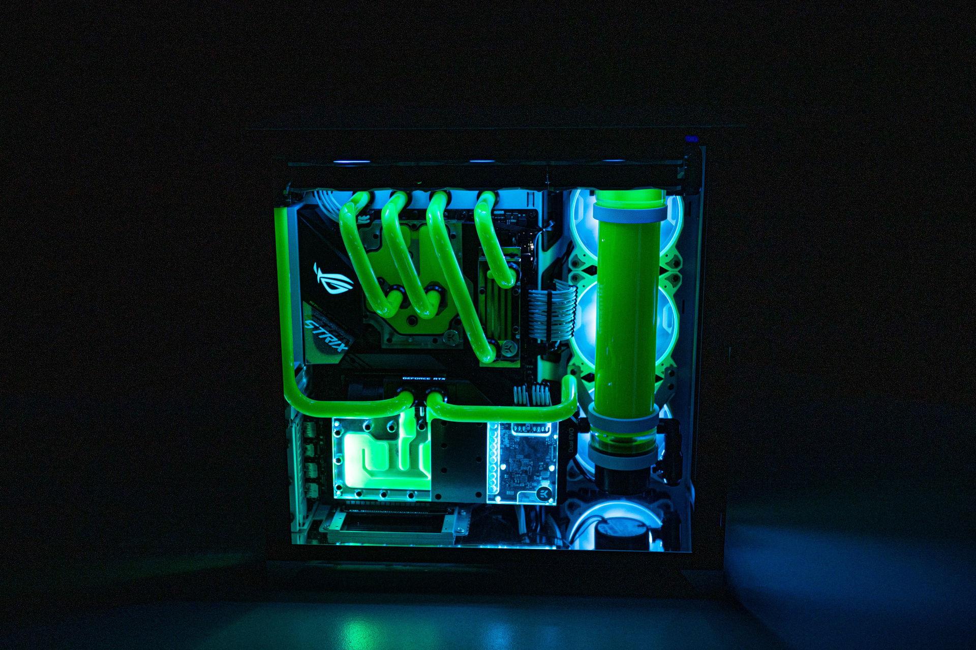Super clean neon green build » builds.gg