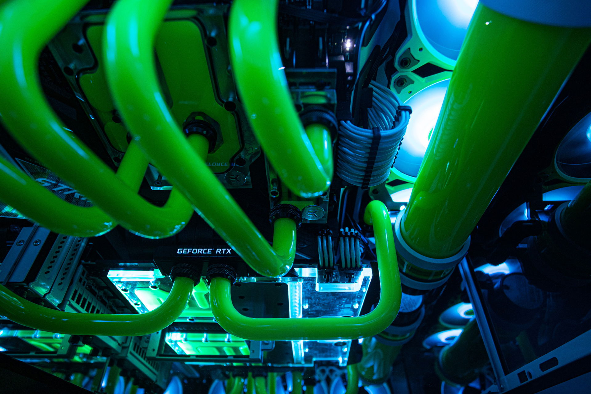 Super clean neon green build » builds.gg