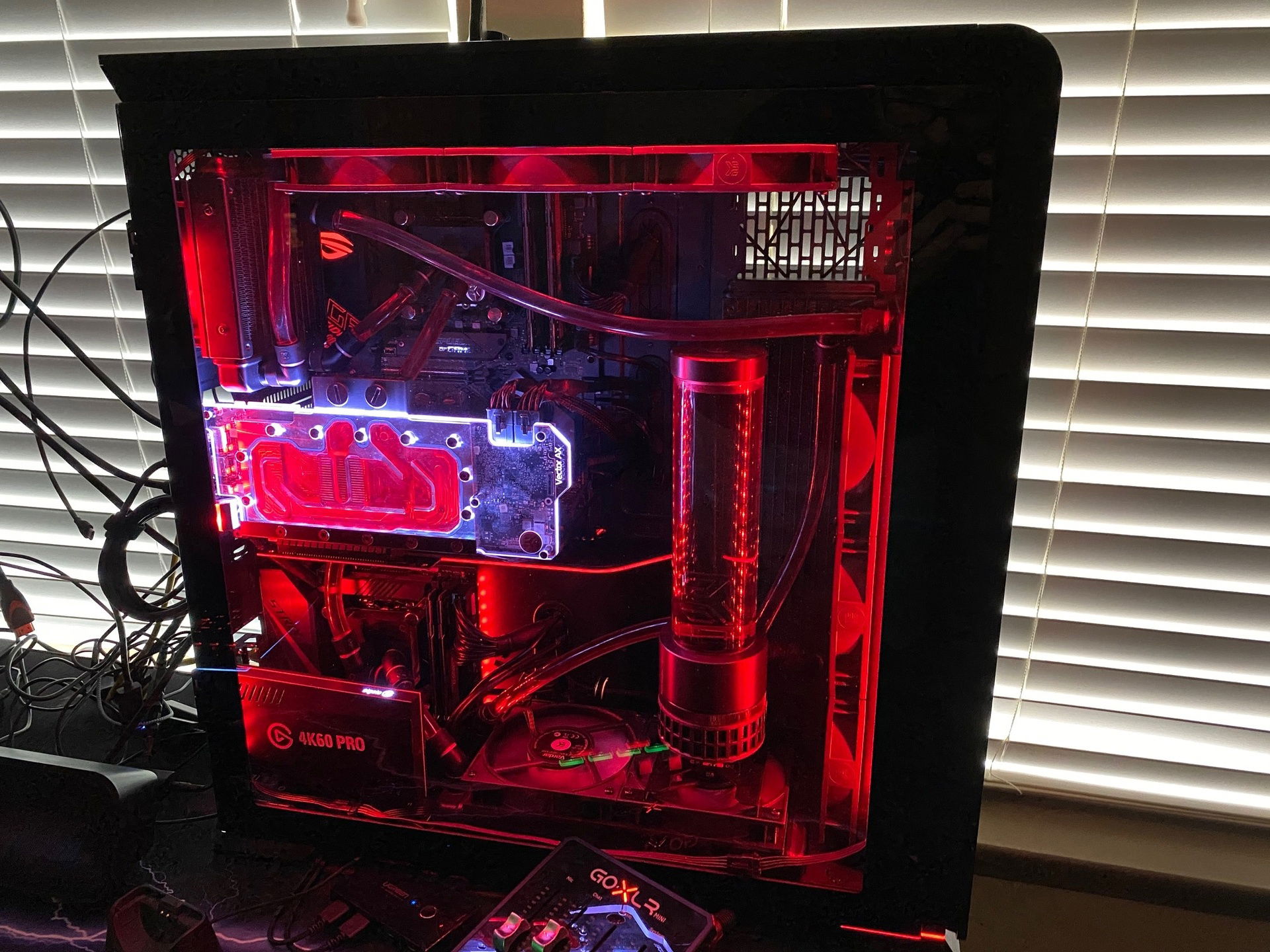 High end Gaming and streaming setup cooled by single loop » builds.gg