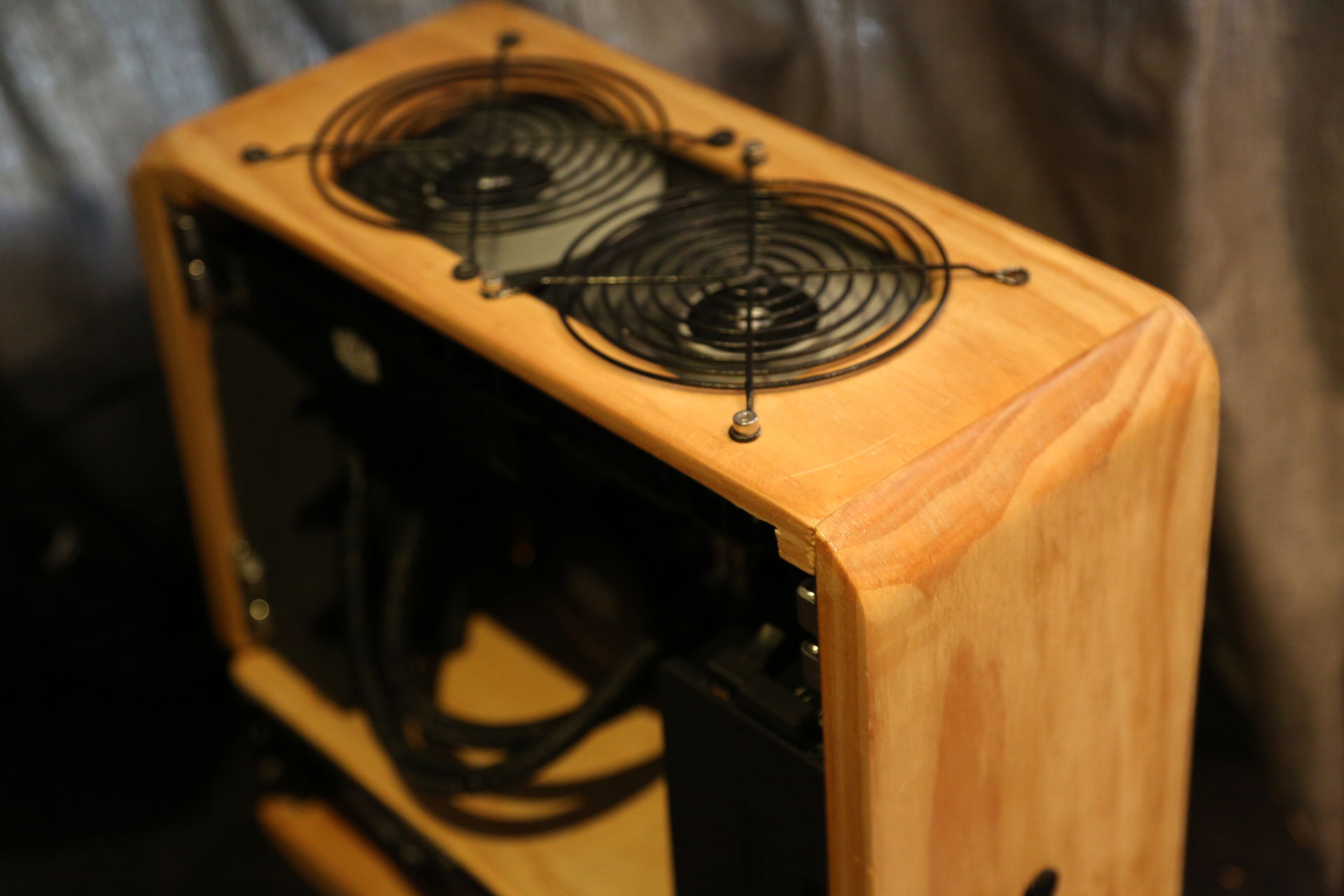 Breezy - My Custom Wood mATX Case » builds.gg