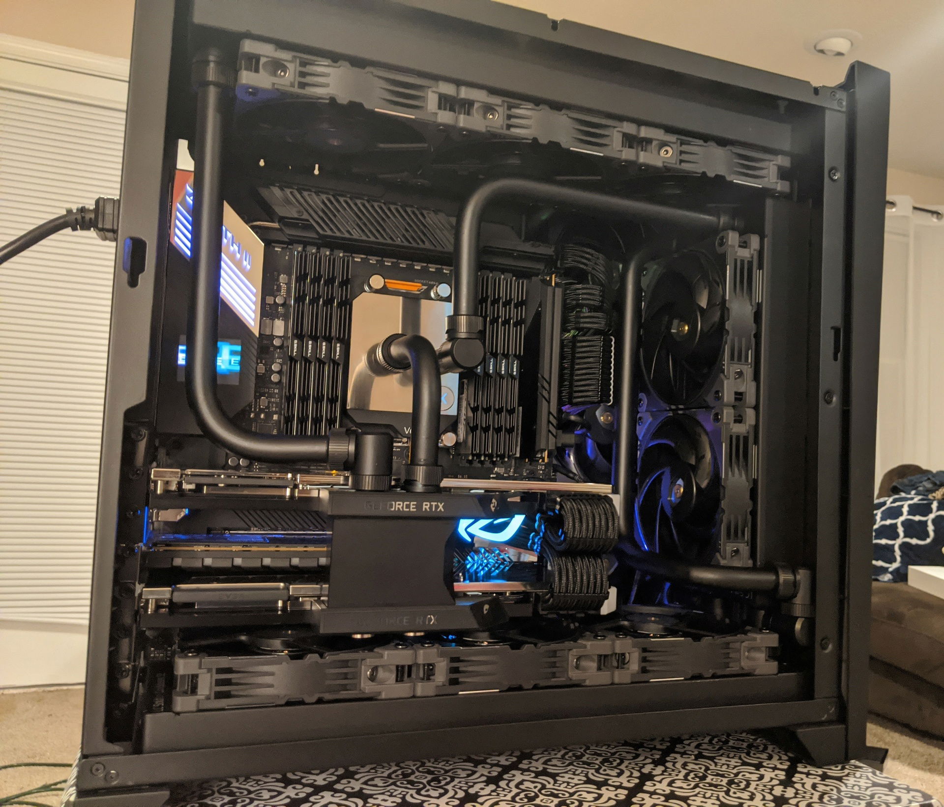 Black & Chrome - Quadruple Rad - PC O11 Air » builds.gg