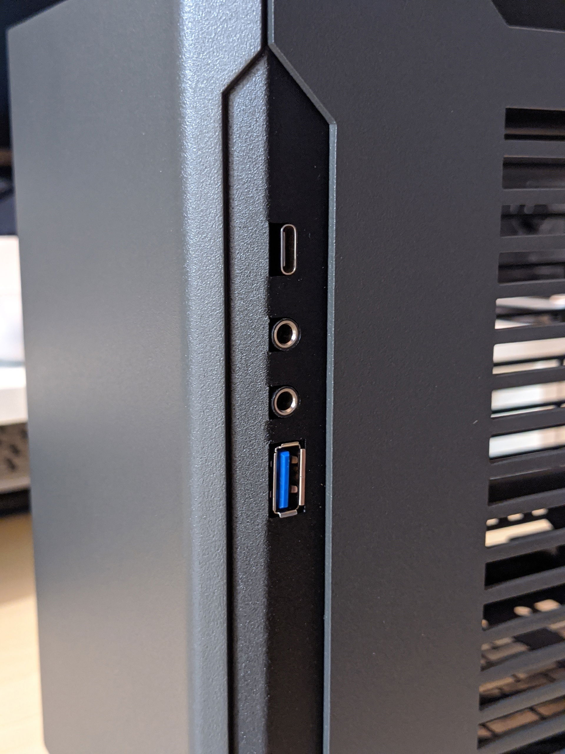 Small SFF Sliger SM550 » builds.gg