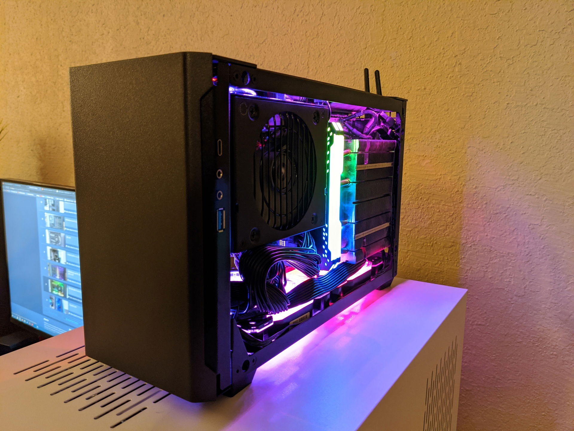 Small SFF Sliger SM550 » builds.gg