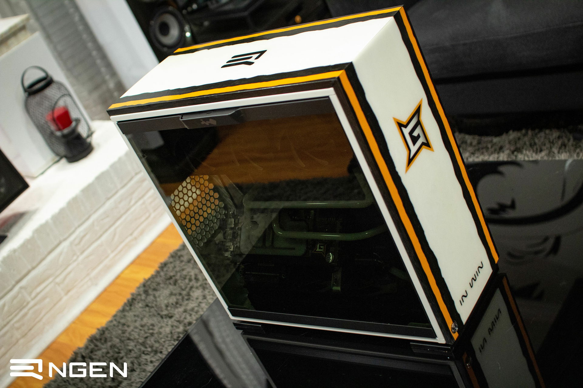 InWin 303 Wood Mod for Streamer, Ginja » builds.gg