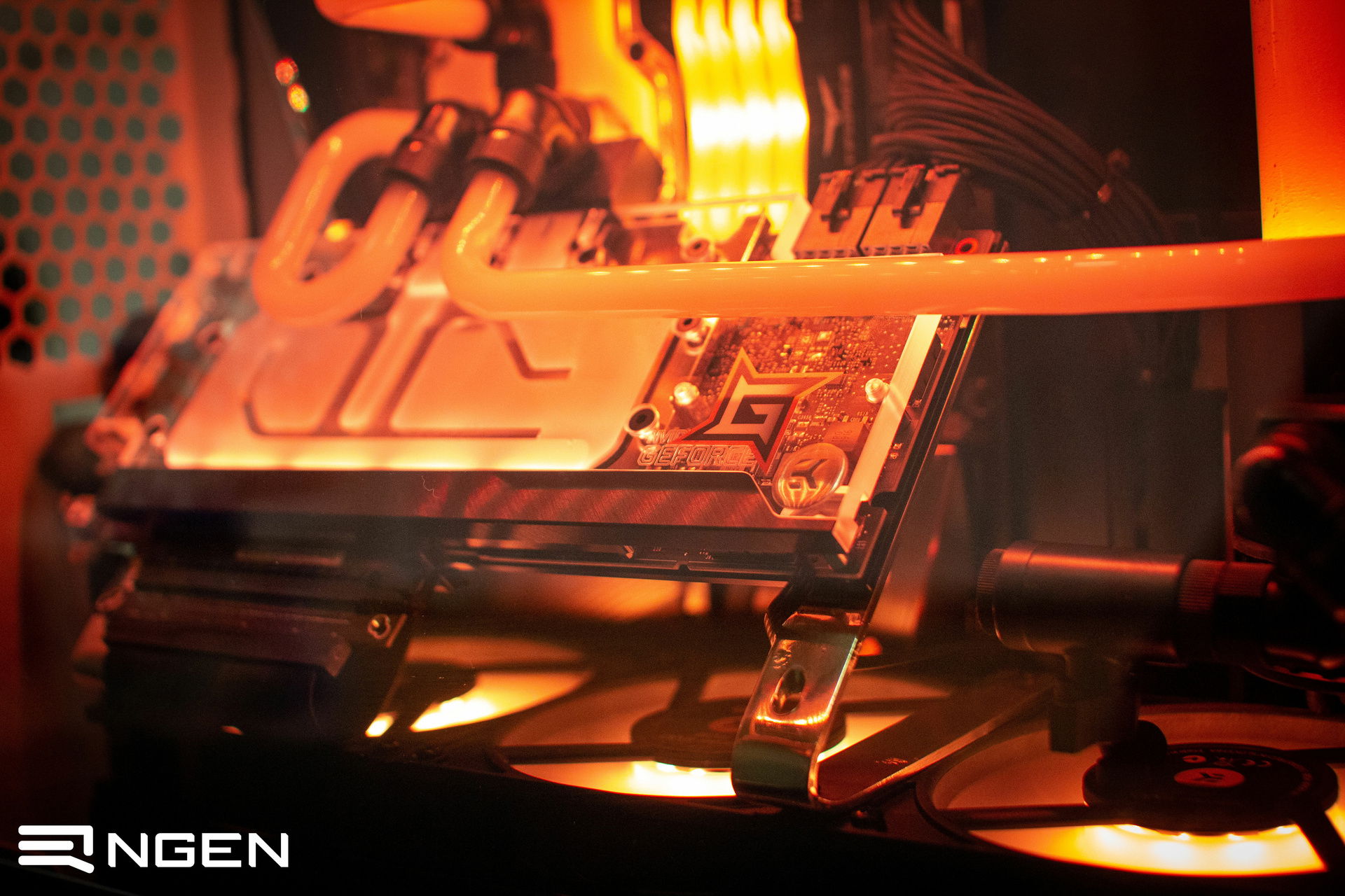 InWin 303 Wood Mod for Streamer, Ginja » builds.gg