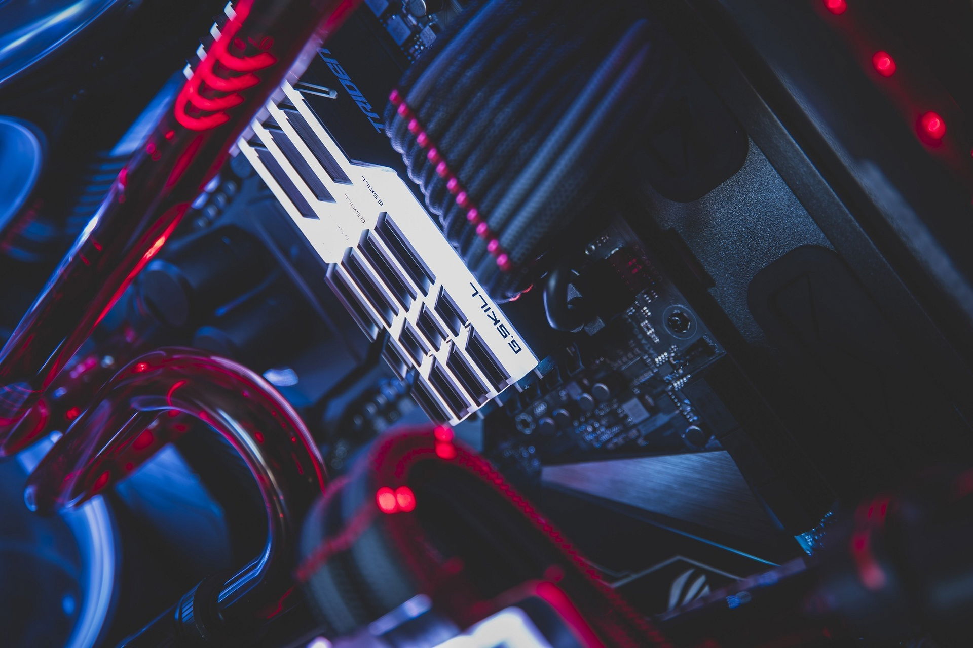 Define 7 ROG STRIX » builds.gg