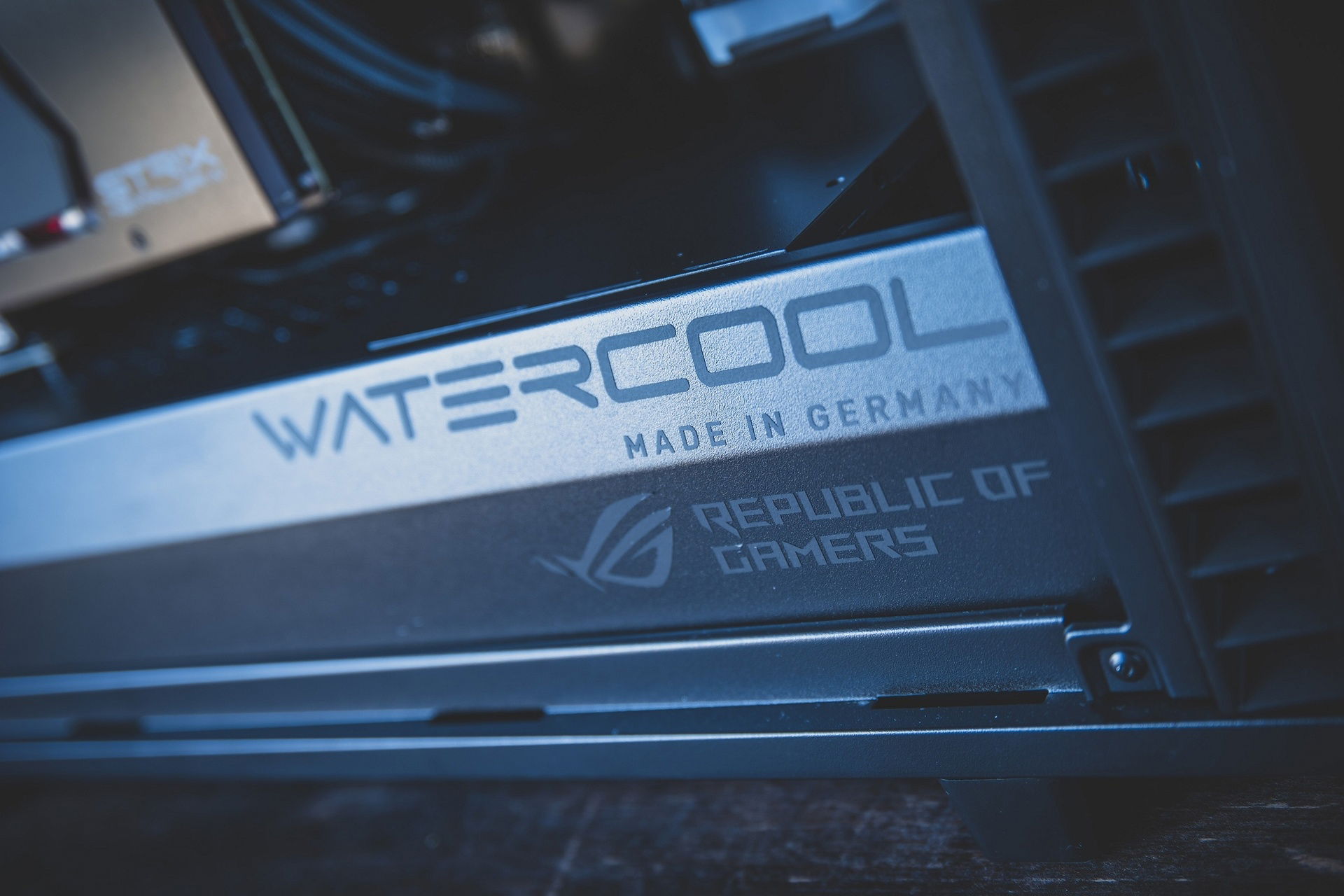 Define 7 ROG STRIX » builds.gg