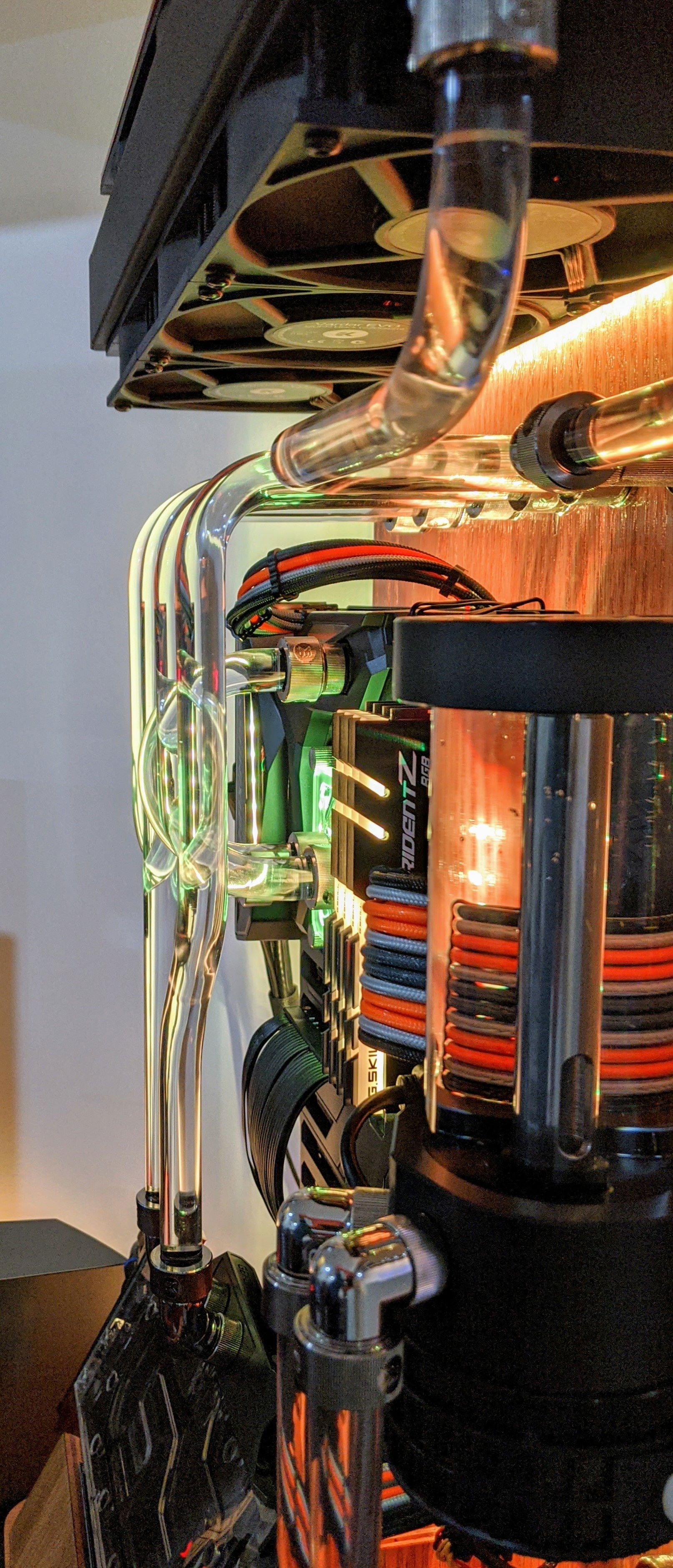 Oak Pillar - Custom Built Case » builds.gg