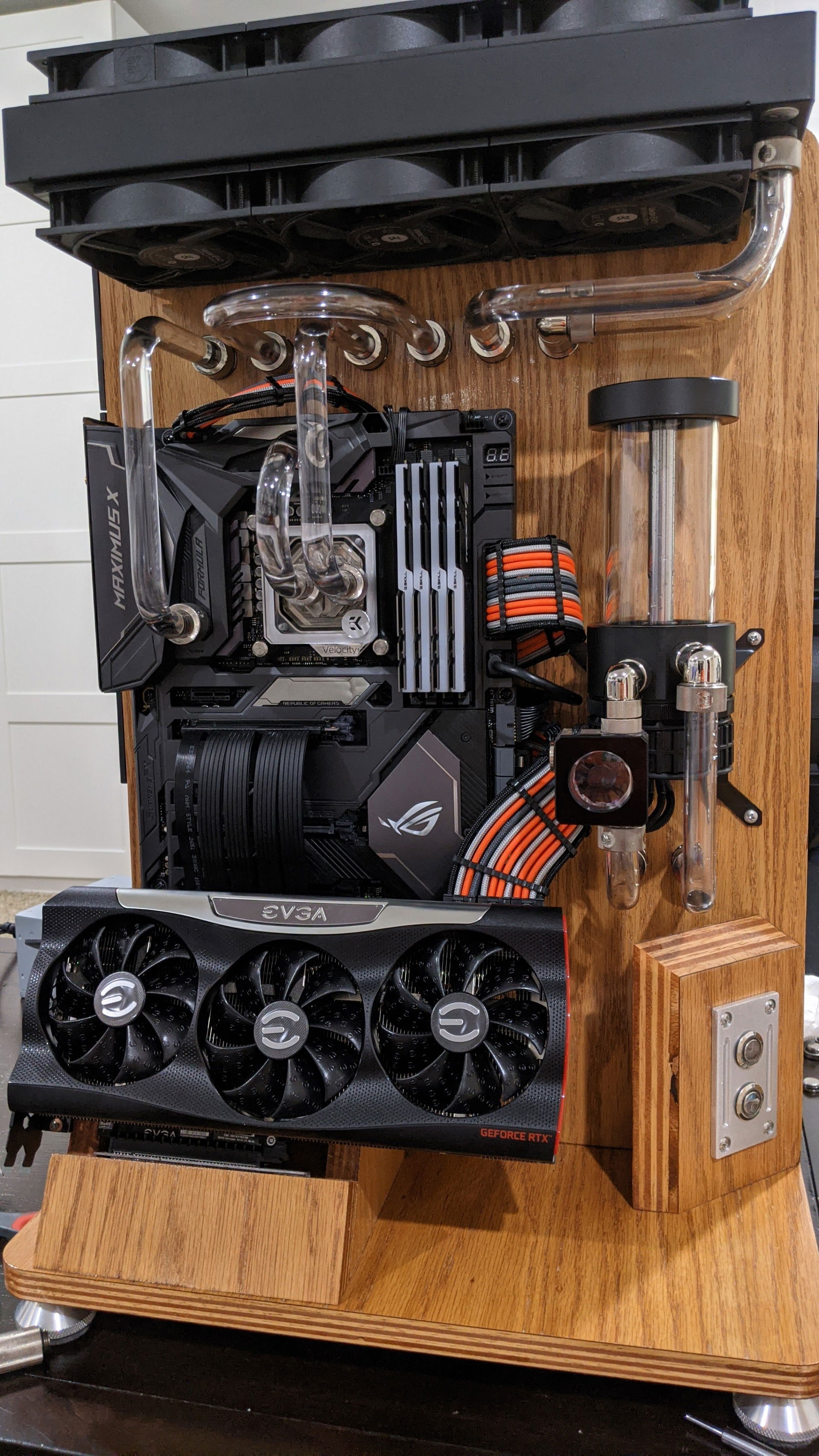 Oak Pillar - Custom Built Case » builds.gg