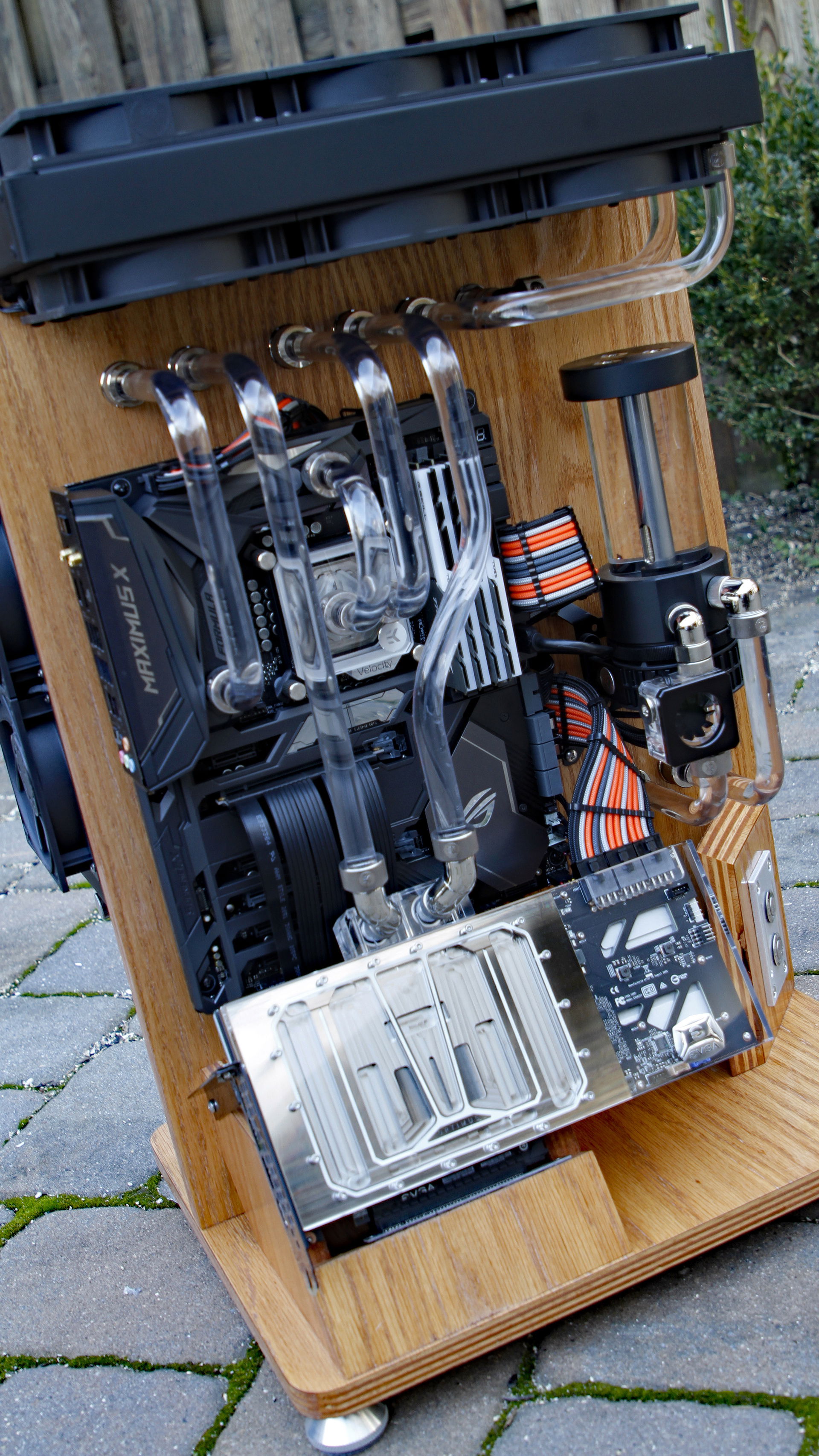 Oak Pillar - Custom Built Case » builds.gg