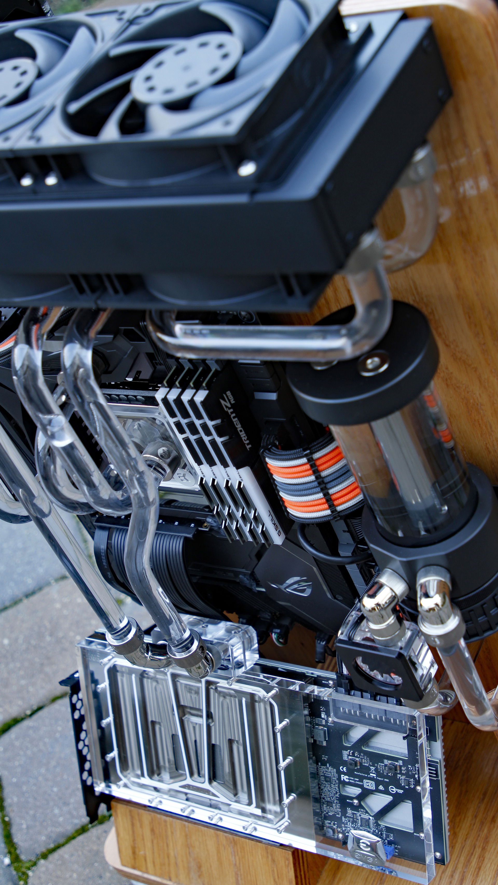 Oak Pillar - Custom Built Case » builds.gg