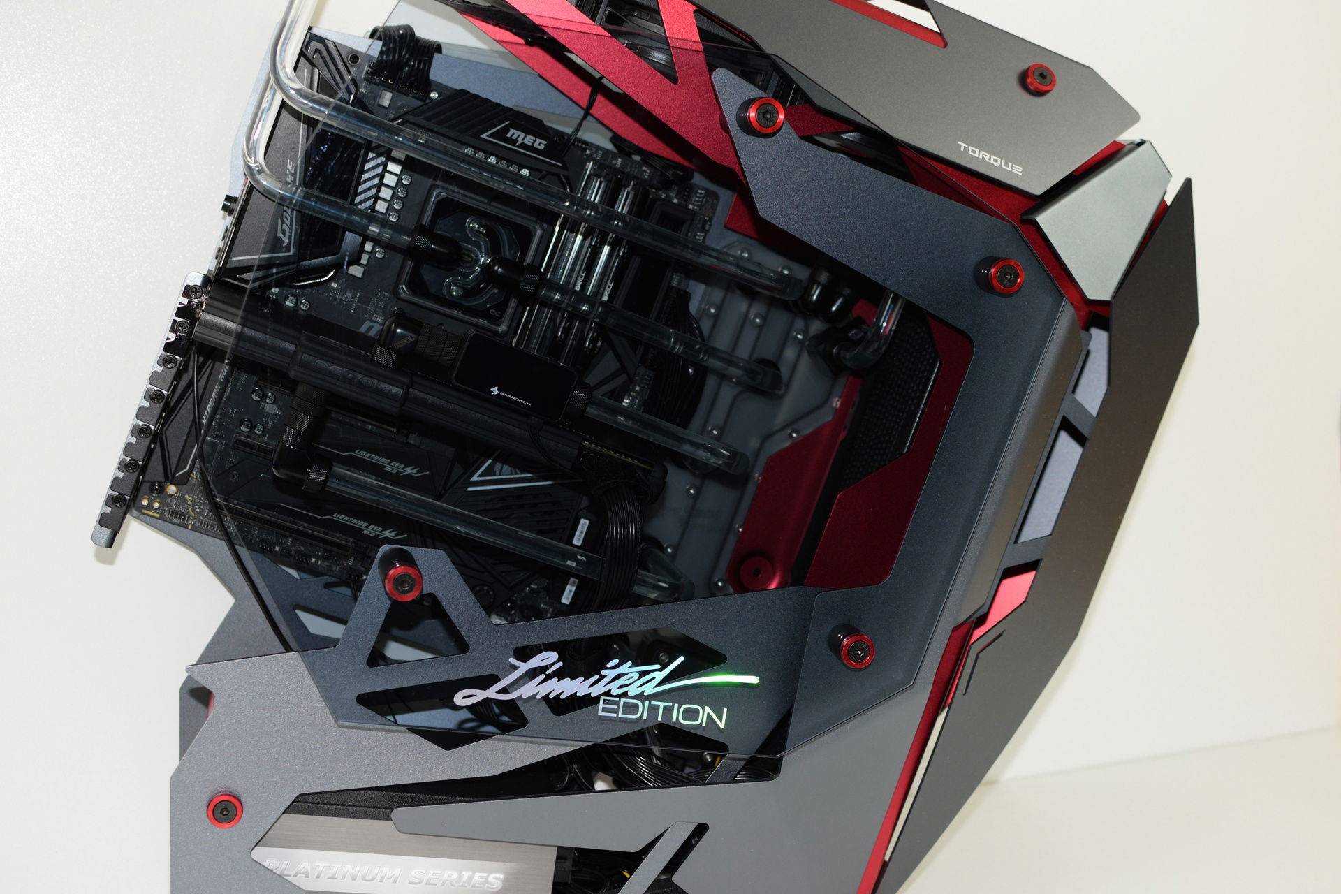 Special Edition Antec Torque Red Waterway » builds.gg